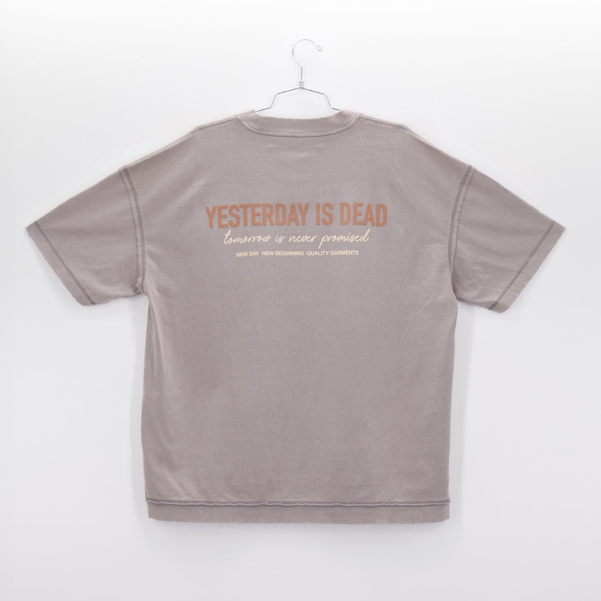 MADE WITH CARE VINTAGE TEE PEBBLE | Yesterday is Dead